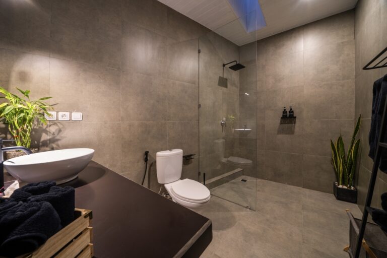 A Guide to Wetroom Flooring - Flooring, Tanking & Drainage